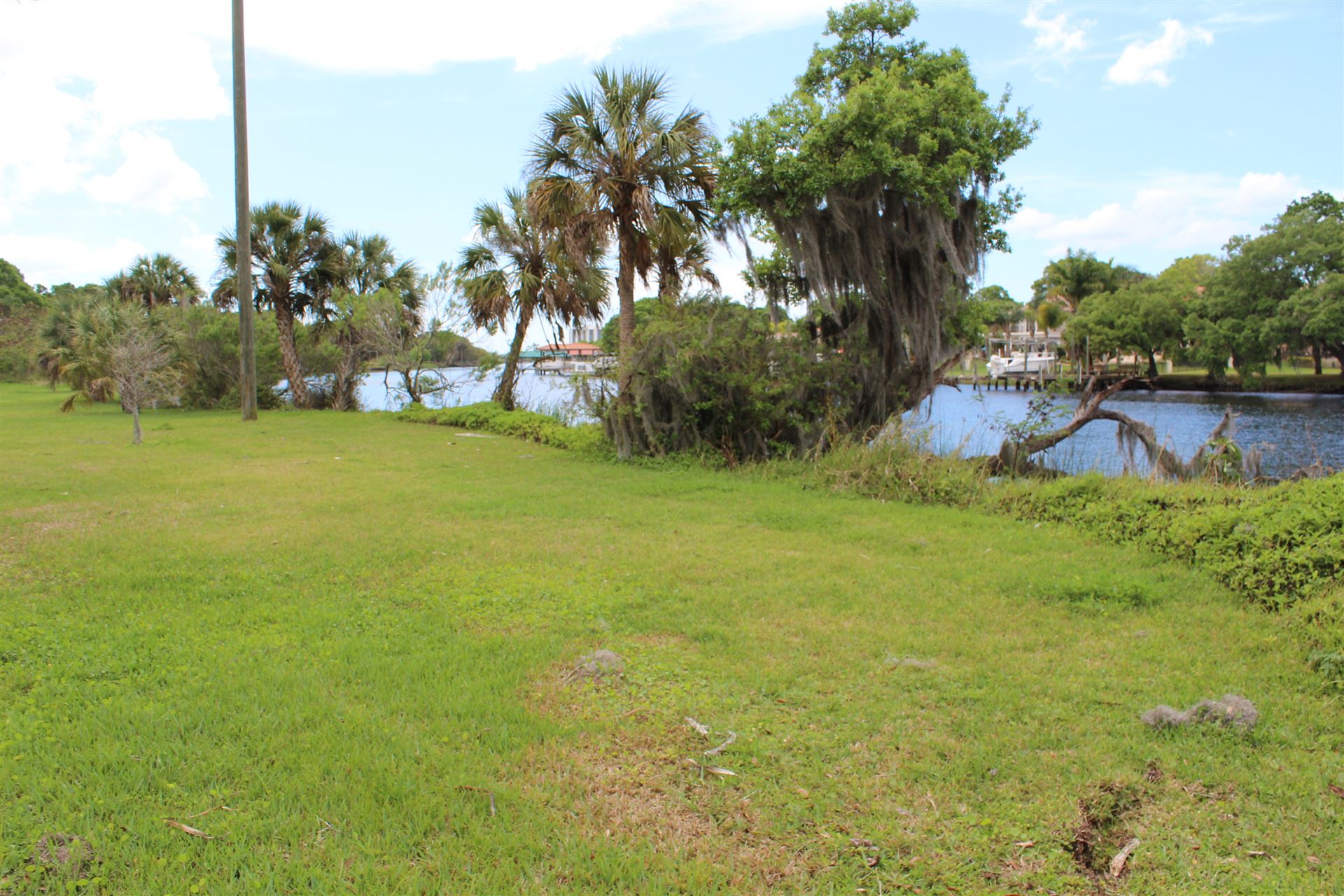 Locations Hub - Ignacio Haya Linear Park