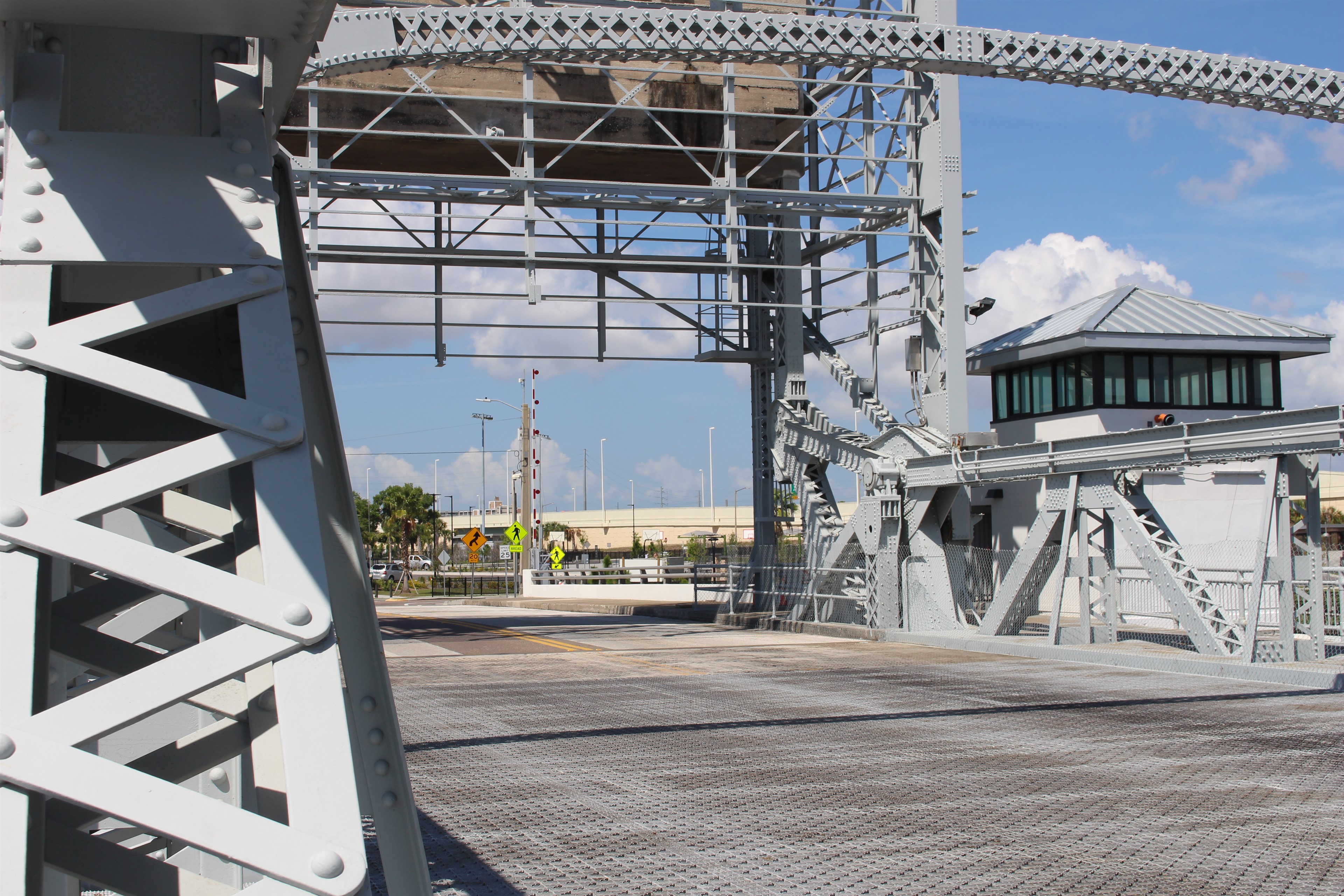 Locations Hub - Laurel Street Bridge