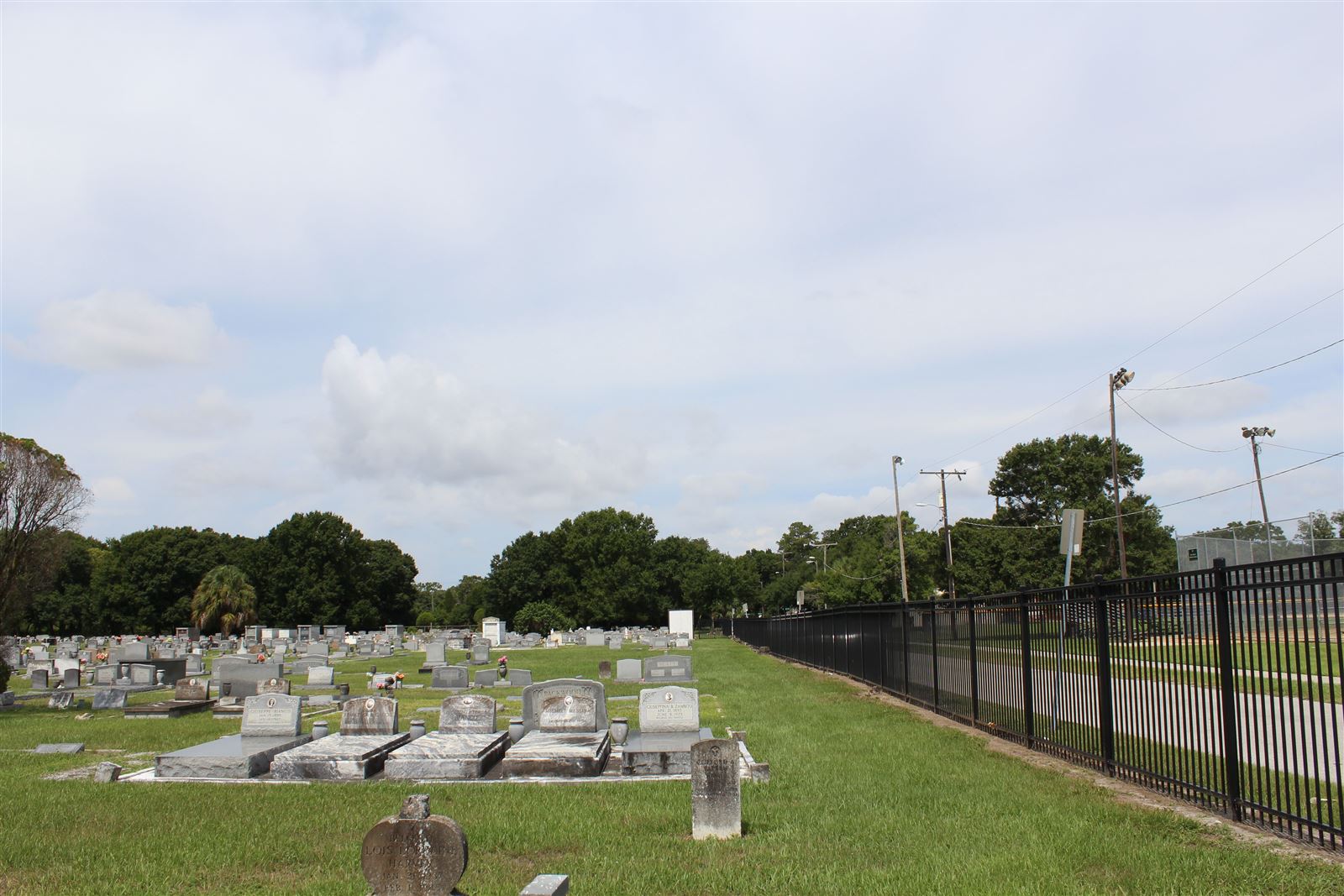Locations Hub - Woodlawn Cemetery