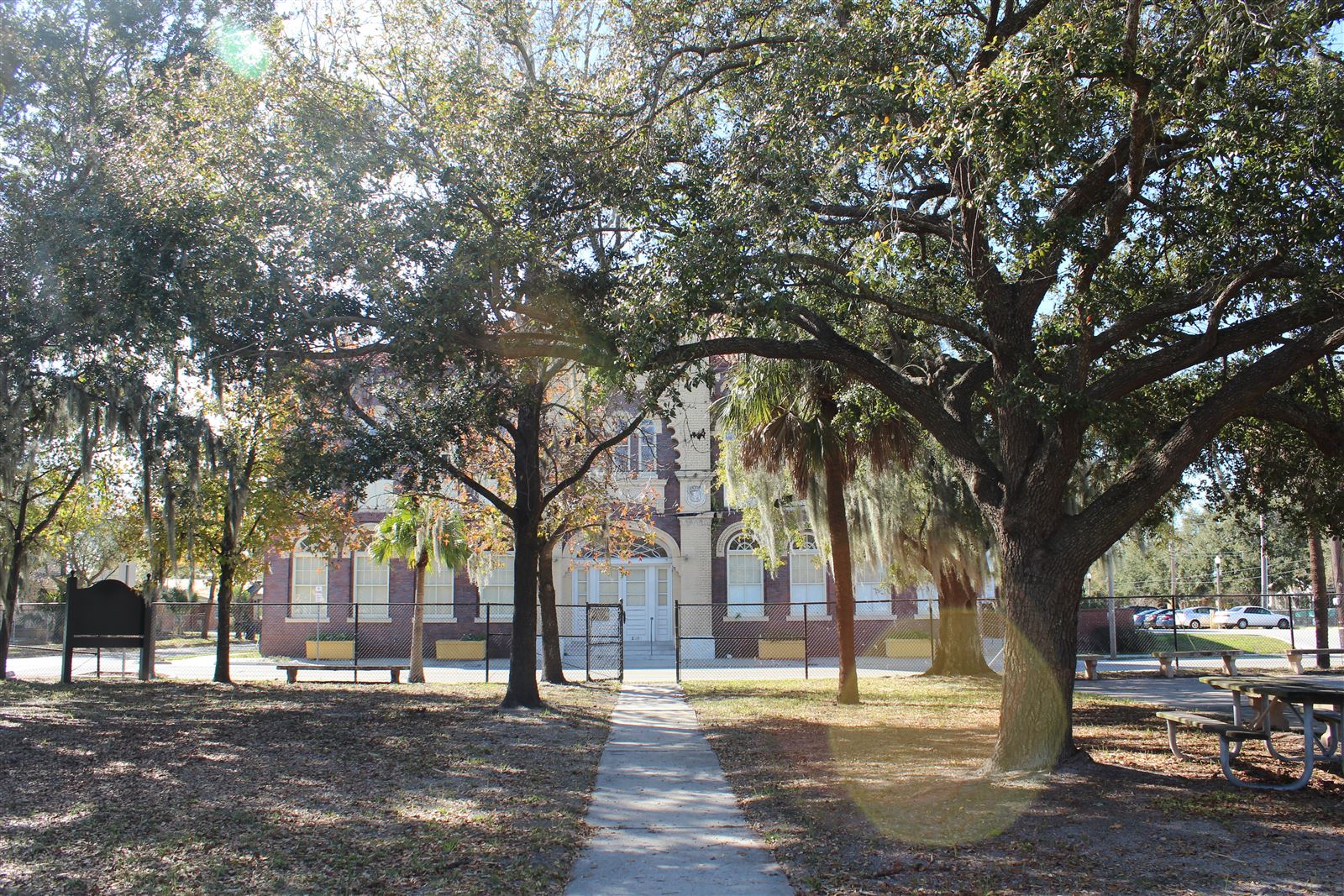 Locations Hub - Rey Park